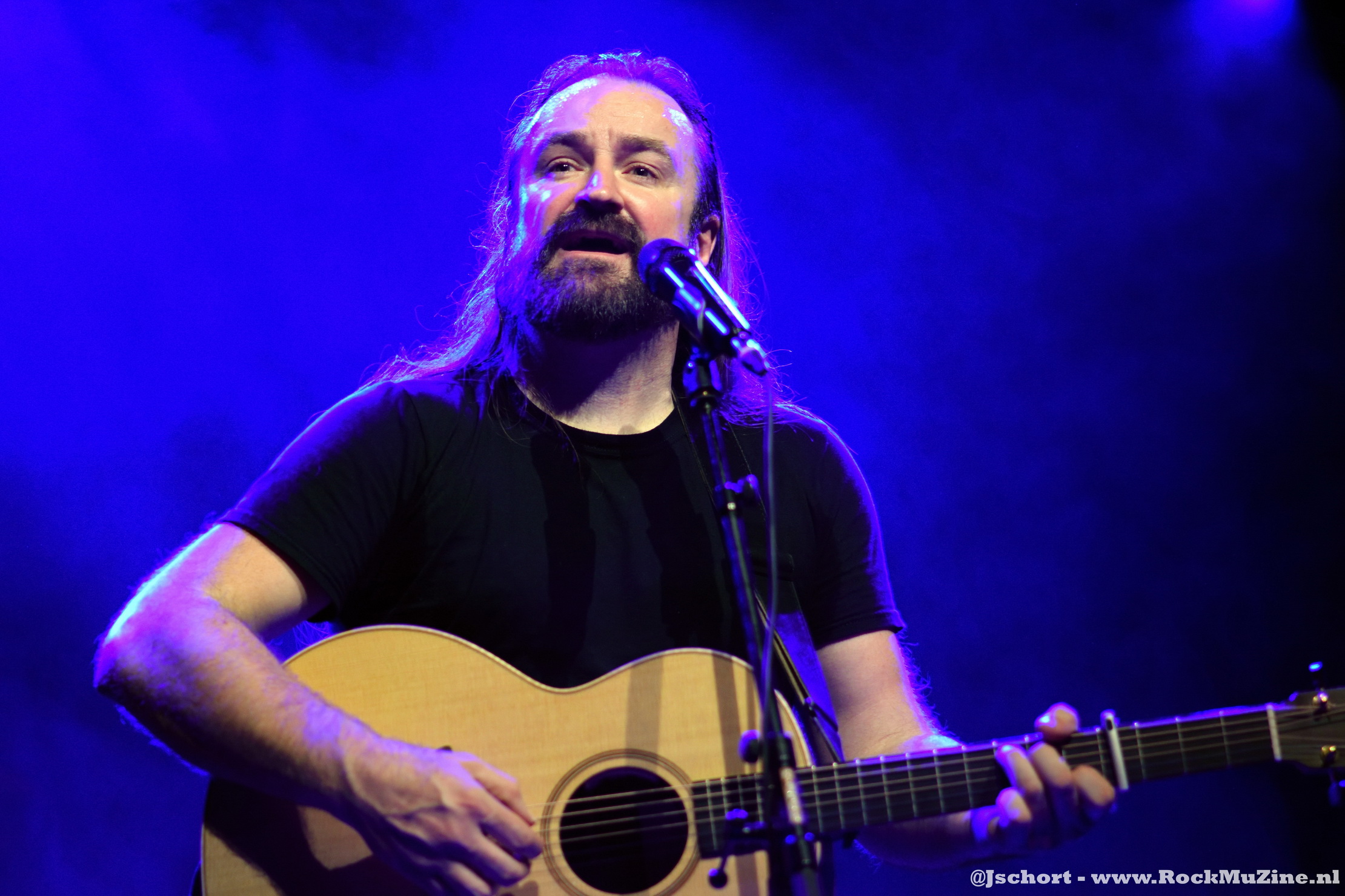 Damian Wilson entertaint de Pul op Bevrijdingsdag - Rockmuzine