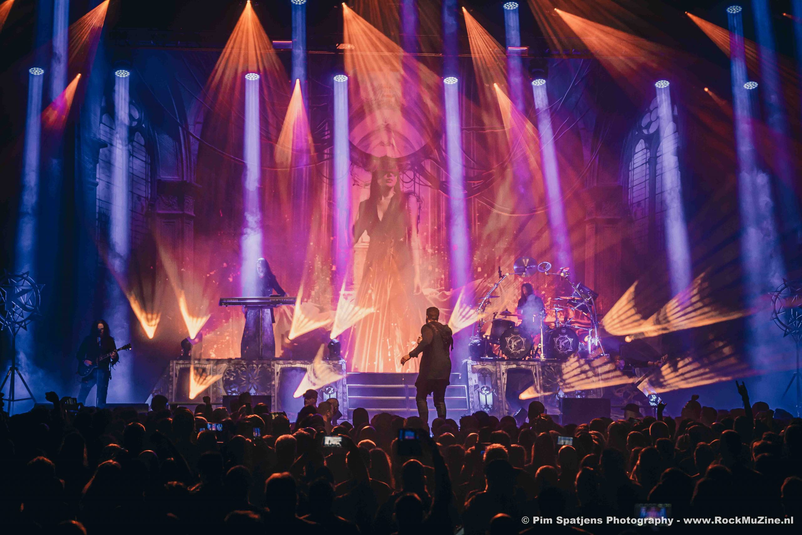 Powermetal Machine Kamelot verovert de Mainstage - Rockmuzine